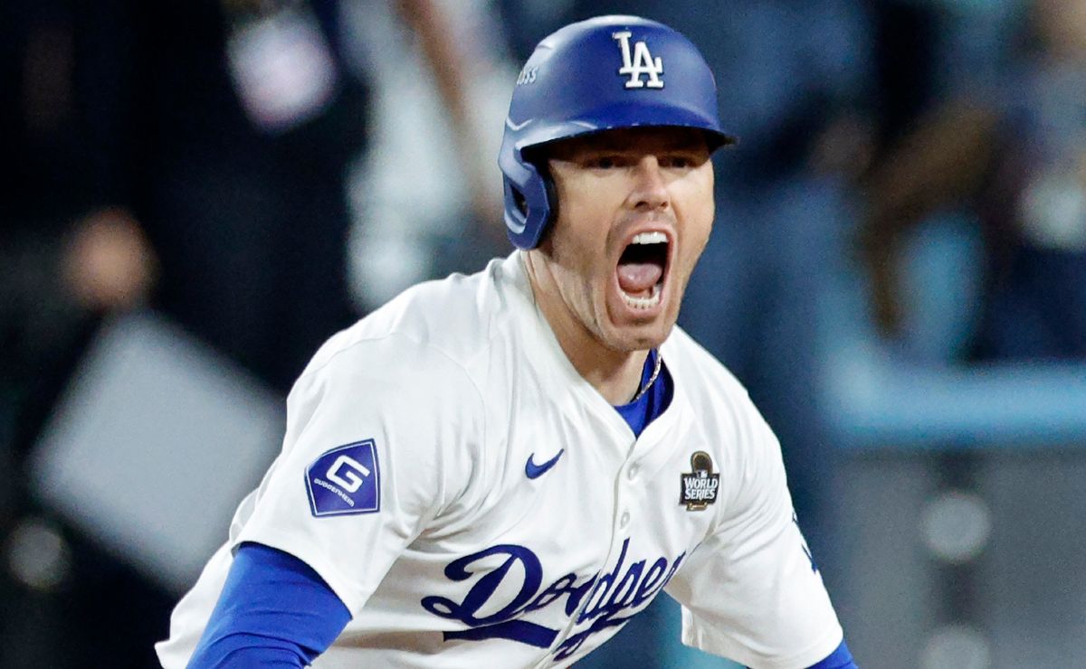 Dodgers' Dave Roberts sends message to Freeman after heroic walk-off ...