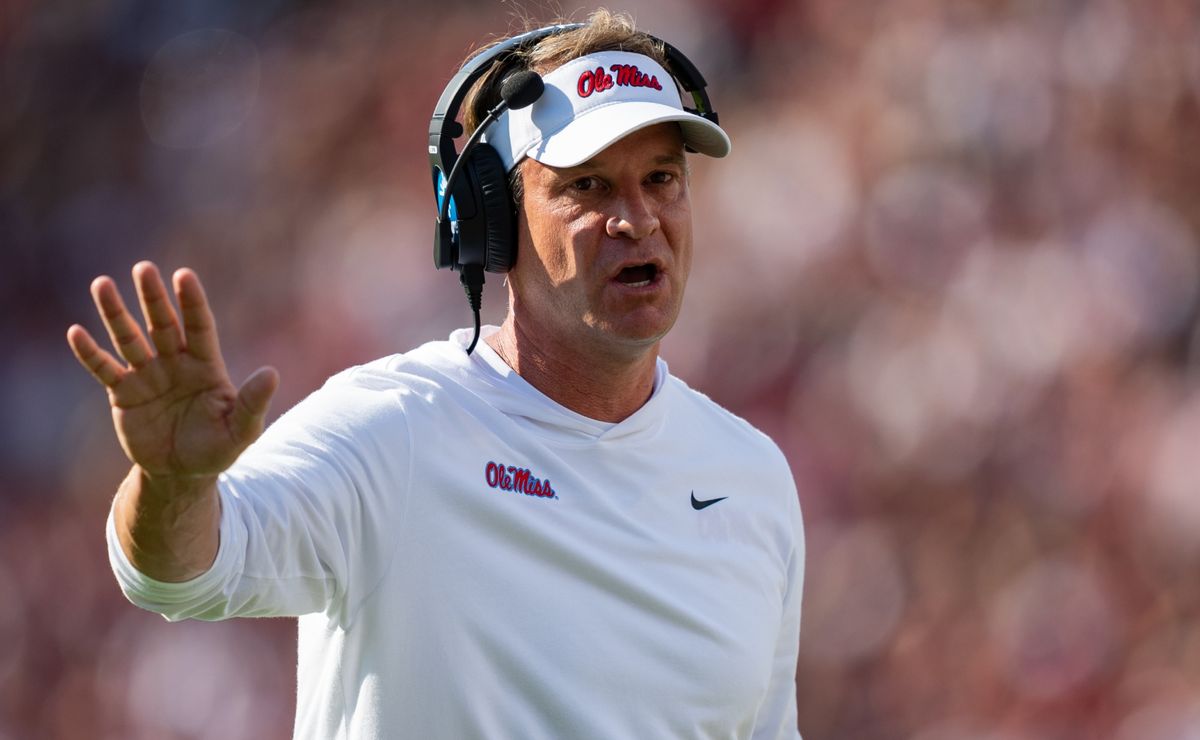 NCAAF News: Ole Miss HC Lane Kiffin sends encouraging message to his ...