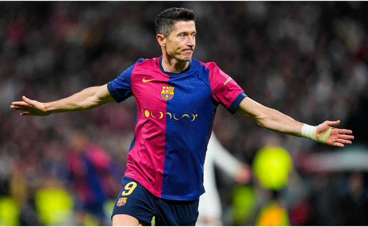 Messi and Cristiano Ronaldo’s Champions League record under threat by Barcelona star Lewandowski ...