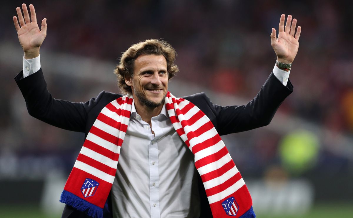 Atletico Madrid legend Diego Forlan chooses the greatest player in ...