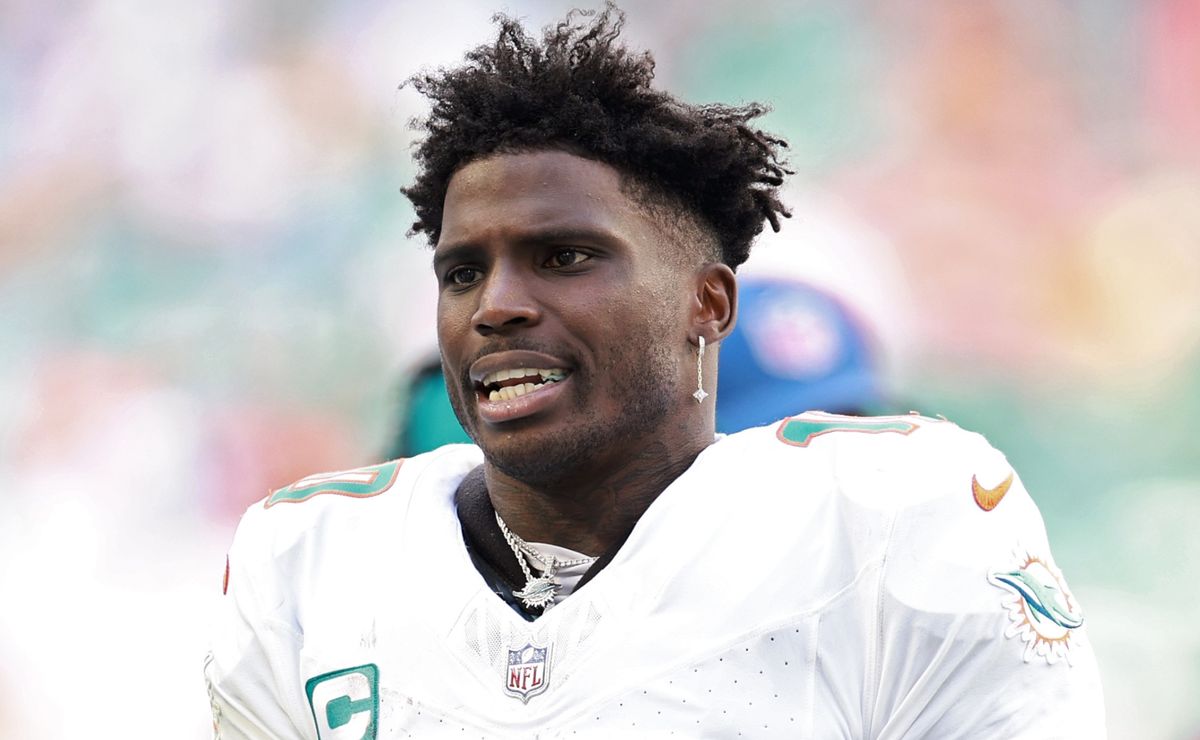 Dolphins News: HC Mike McDaniel makes something clear about Tyreek Hill ...