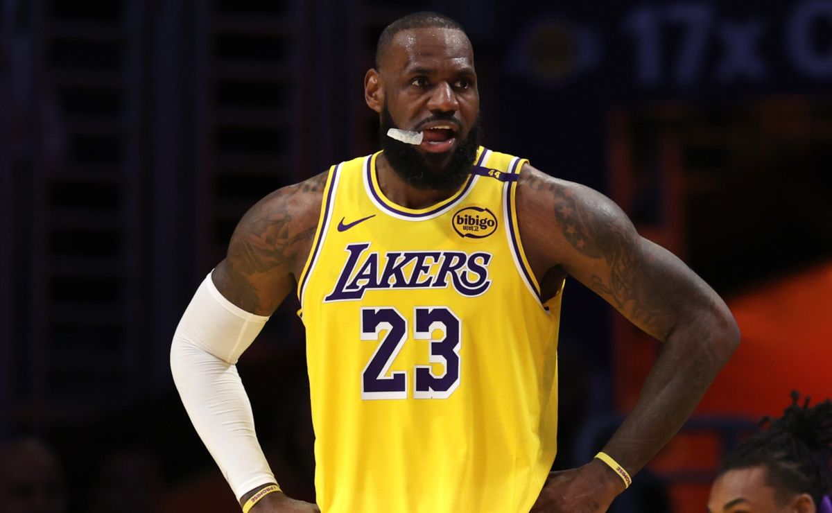 LeBron James sends a subtle message to NBA critics about his future after Lakers' win vs ...
