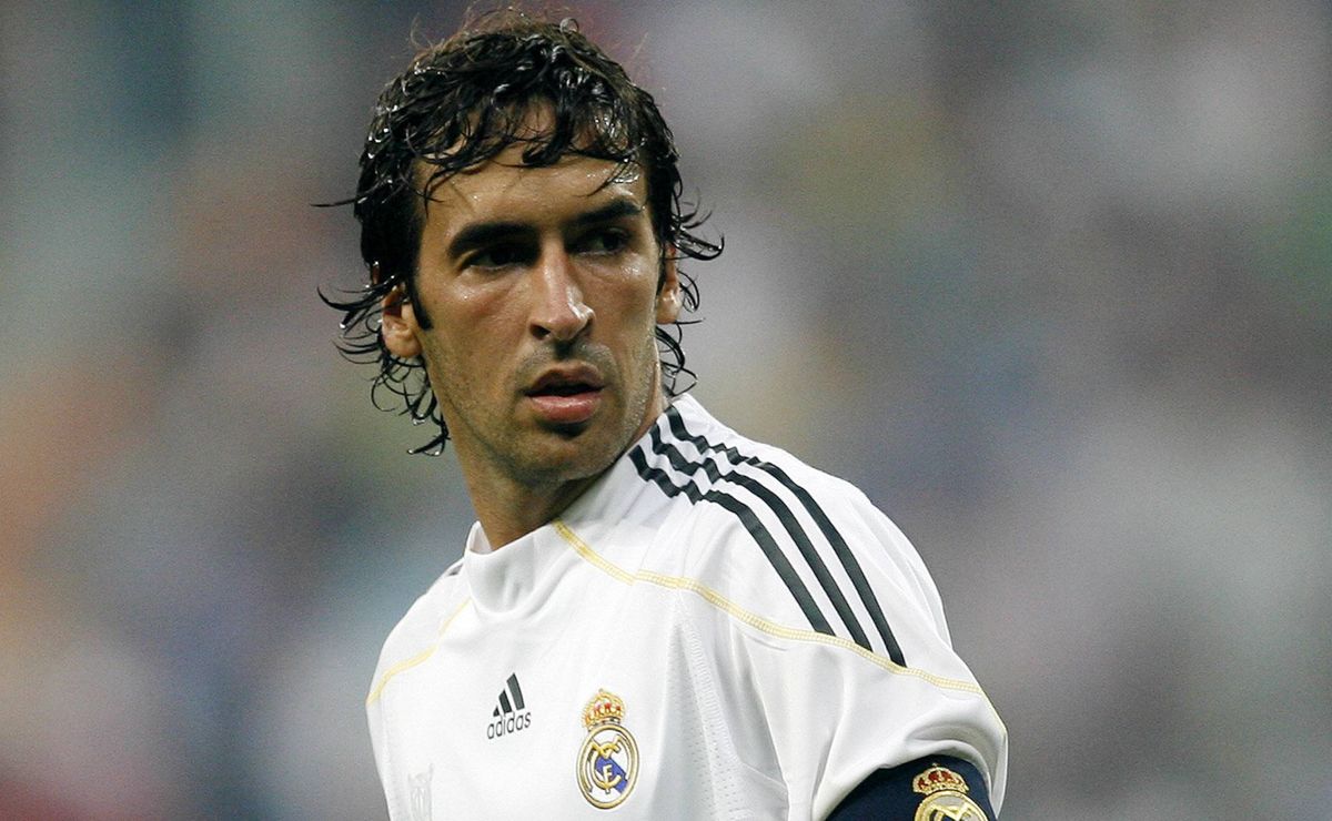 Real Madrid legend Raul chooses the greatest player in soccer history ...