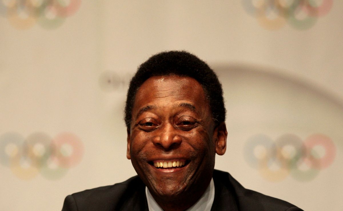 Brazilian legend Pelé chose the greatest soccer player of all time ...