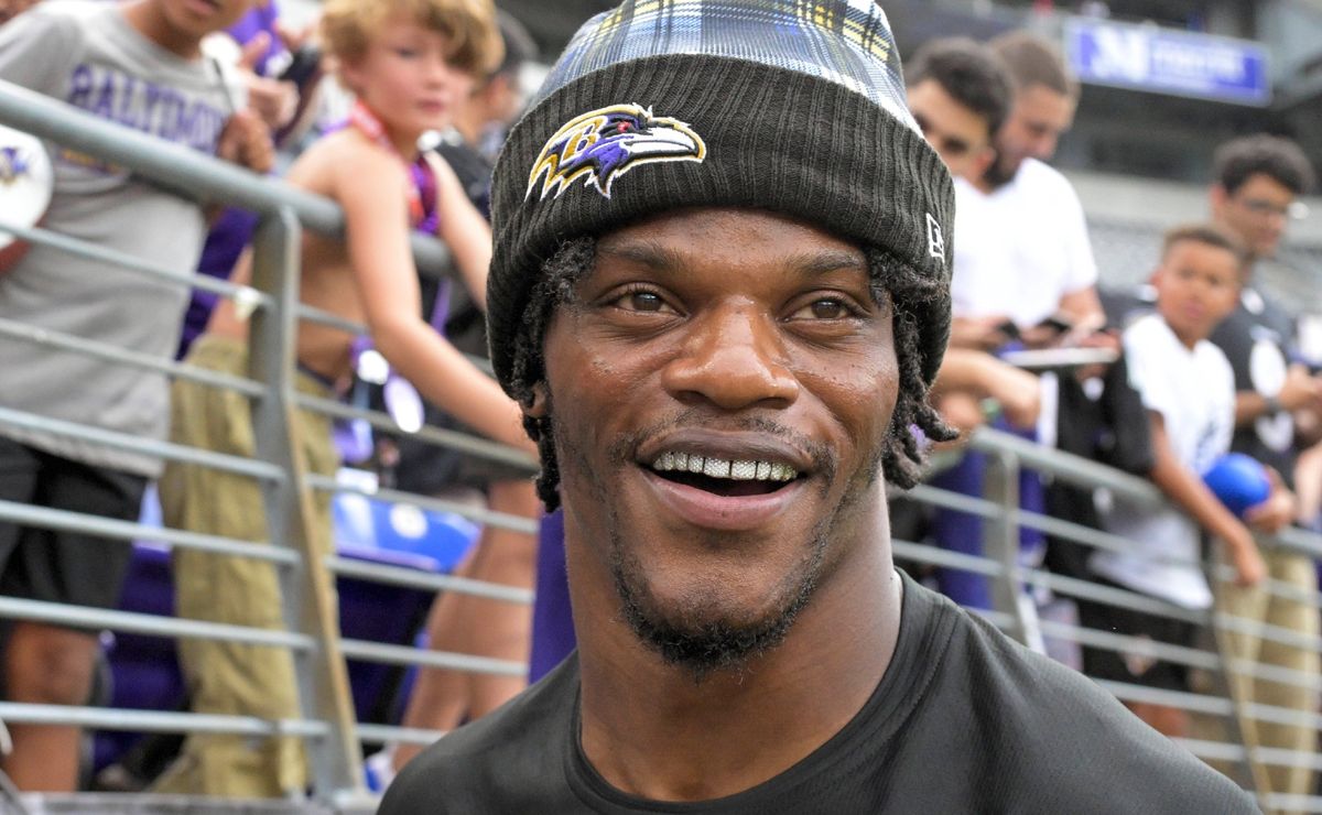 NFL News: Lamar Jackson sends clear message to Ravens about Russell Wilson, Mike Tomlin's ...