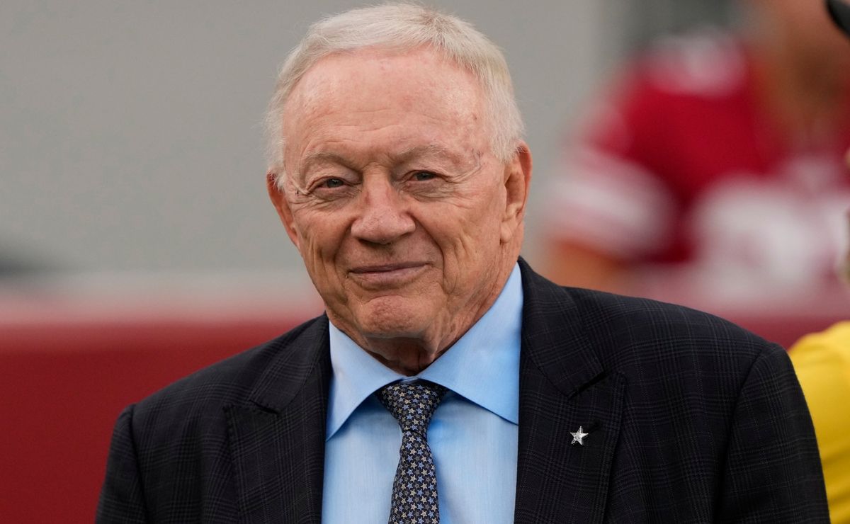 NFL News: Jerry Jones picks his favorite in Cowboys QB role dispute ...
