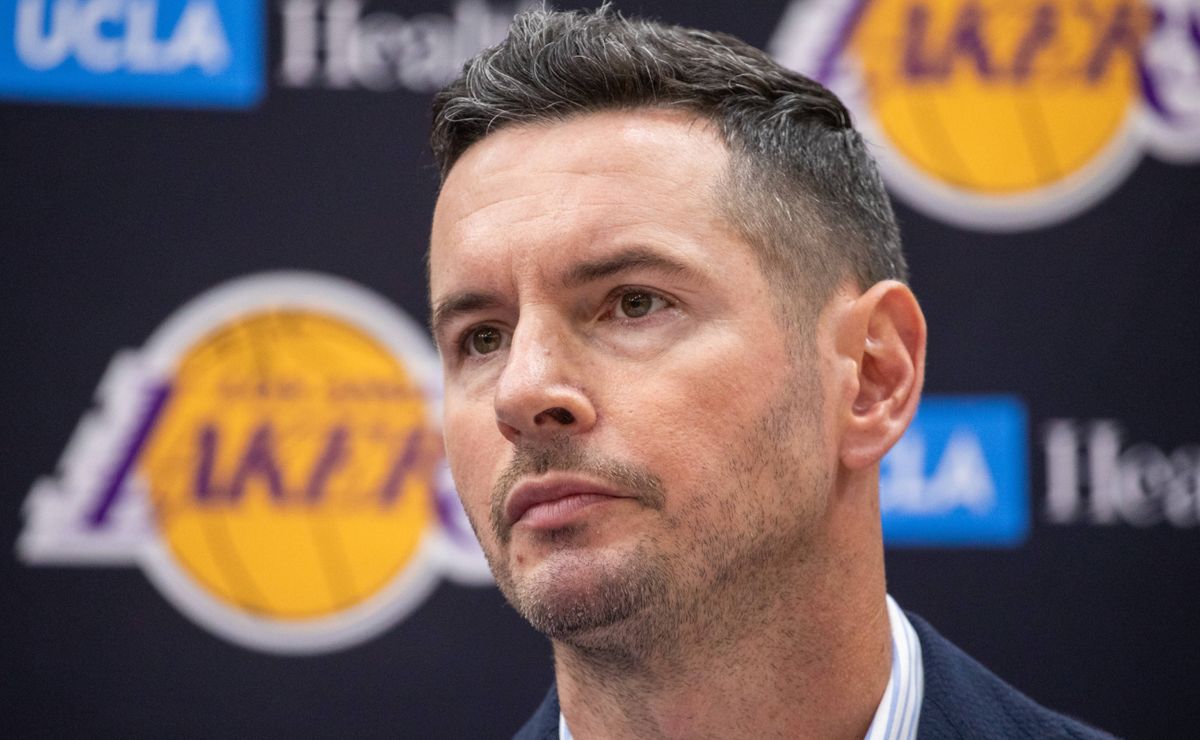 NBA News: JJ Redick explains his decision to give the Lakers two days ...