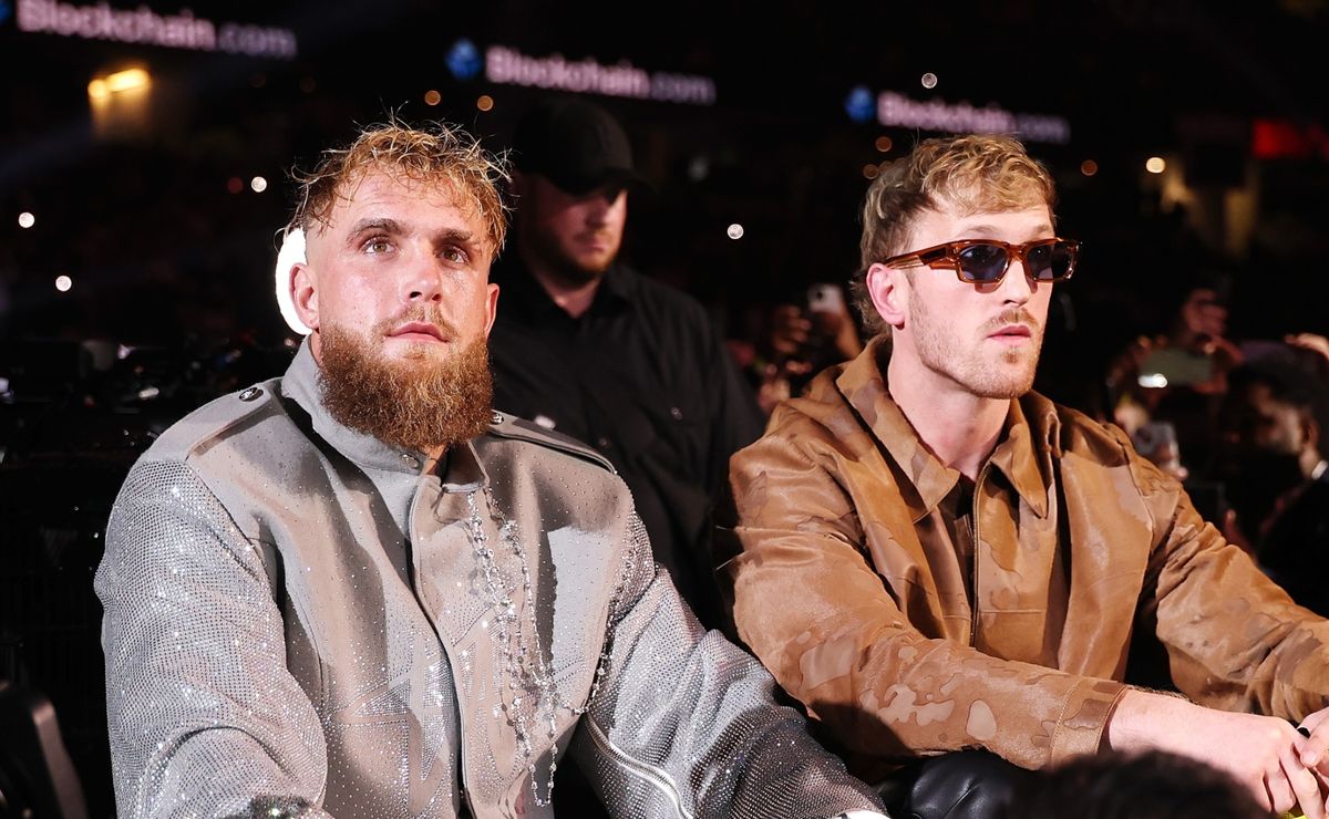 Boxing legend throws down bold challenge for tag-team fight with Jake ...