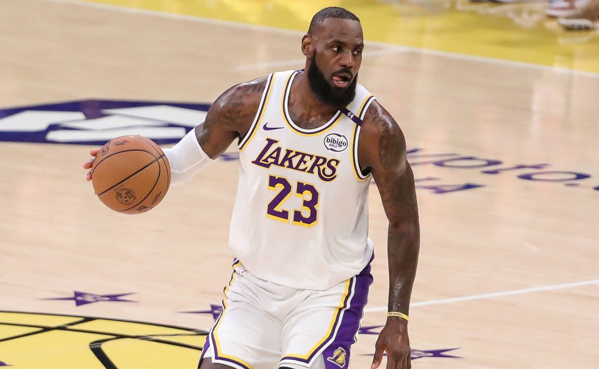 JJ Redick, Anthony Davis highlight LeBron James’ key role in Lakers ...