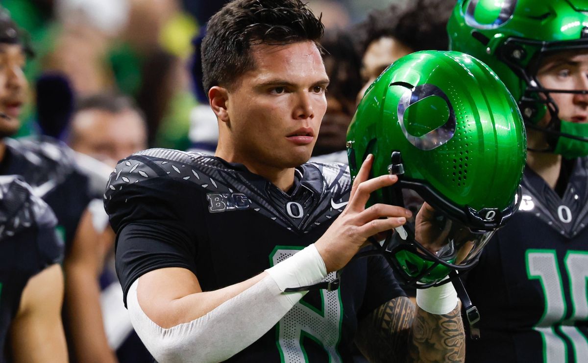 NCAAF News: Ducks QB Dillon Gabriel makes clear statement about Evan ...