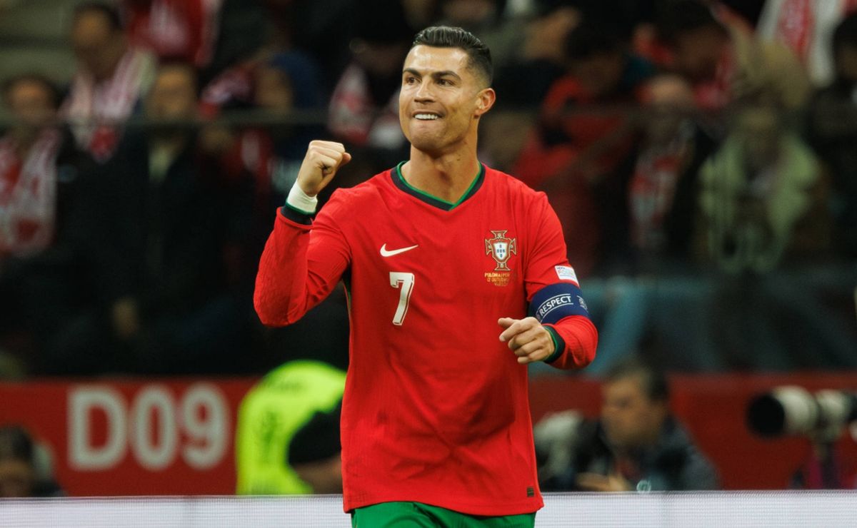 Cristiano Ronaldo claims an award Messi could never have won and makes ...