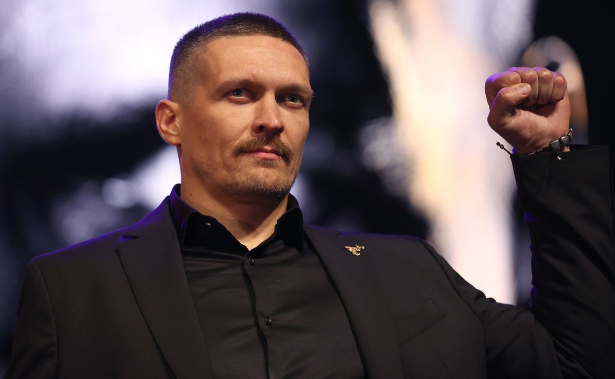 Oleksandr Usyk names his pick for the best fighter in the world ...