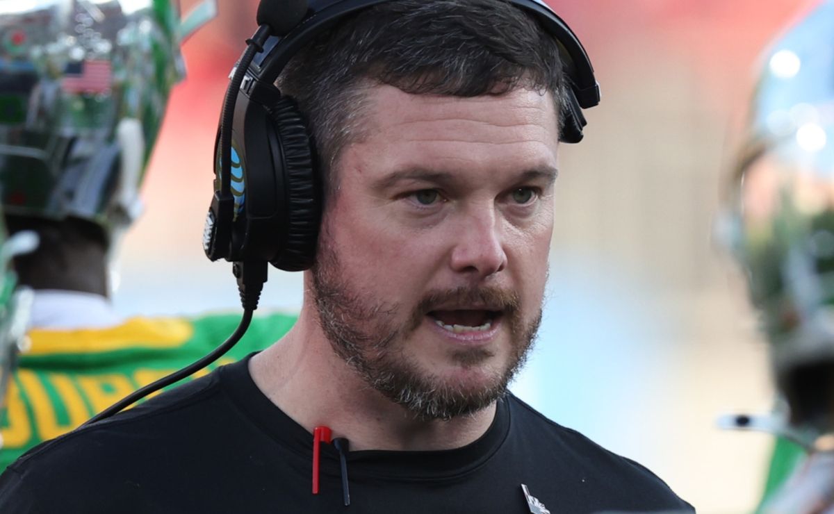 NCAAF News: A key weapon for Dan Lanning's Ducks declares for the ...