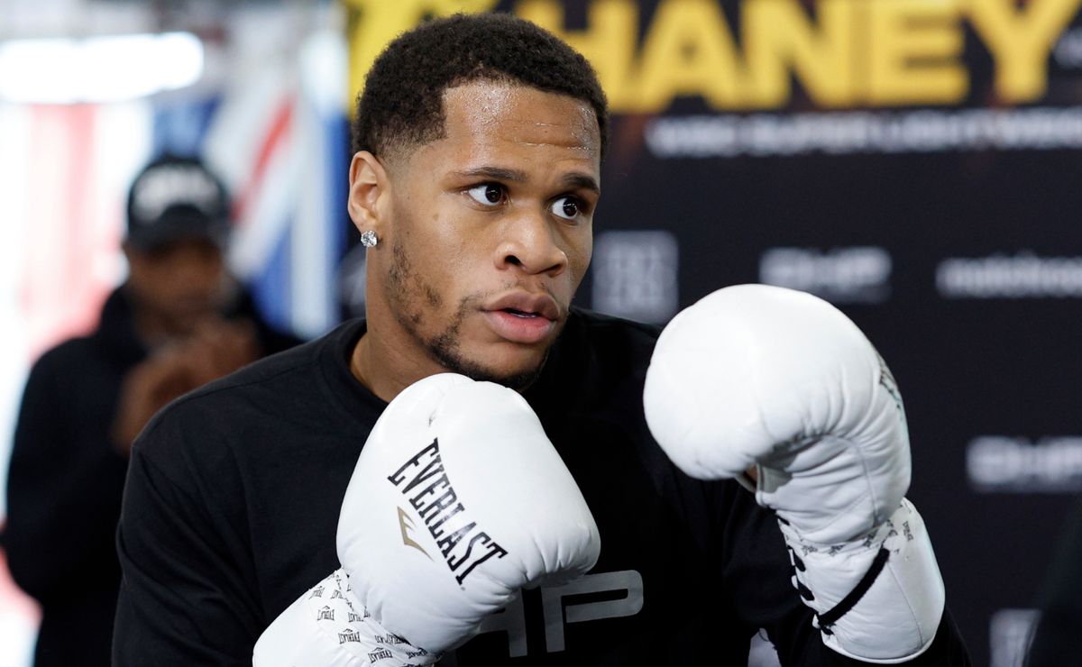 Devin Haney prepares for a comeback with a new addition to his team and ...