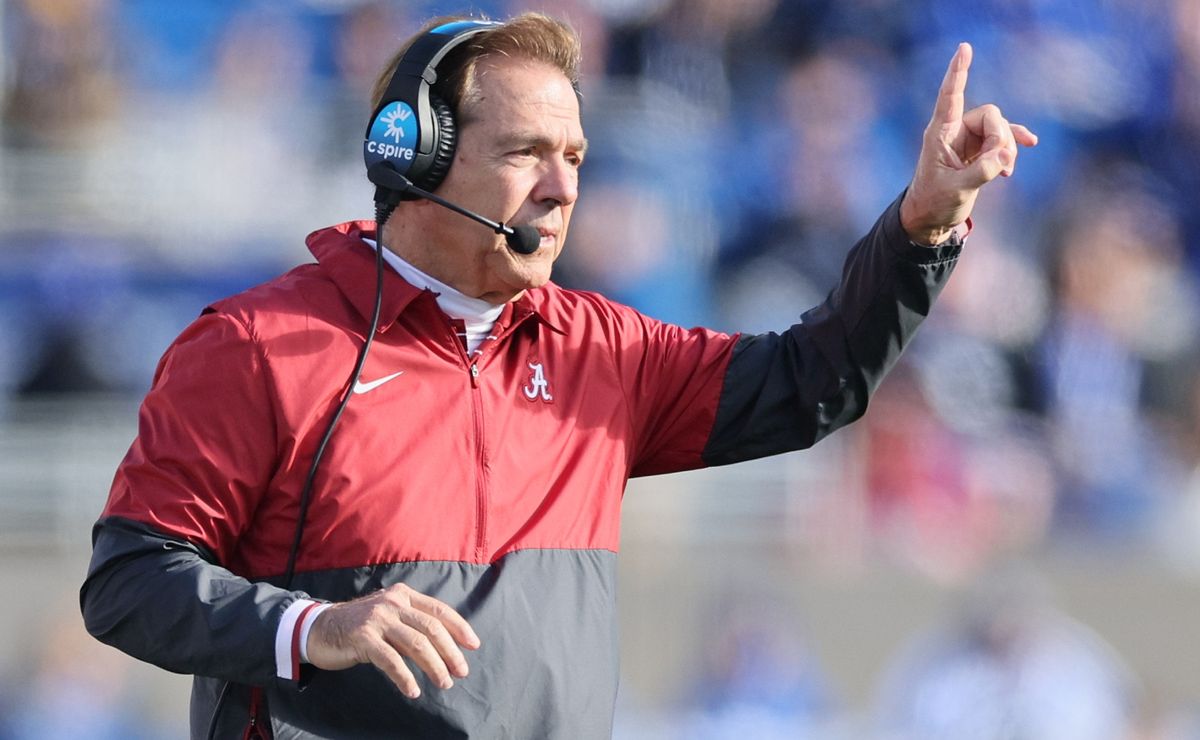 Nick Saban makes something clear about Will Howard, Riley Leonard ahead ...