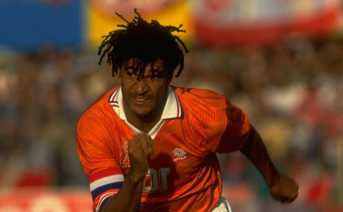 AC Milan icon Ruud Gullit declares his greatest player of all time ...