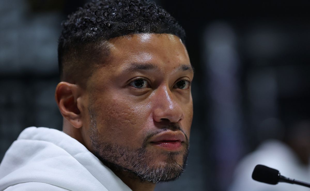 Notre Dame HC Marcus Freeman loses another key player who declares ...