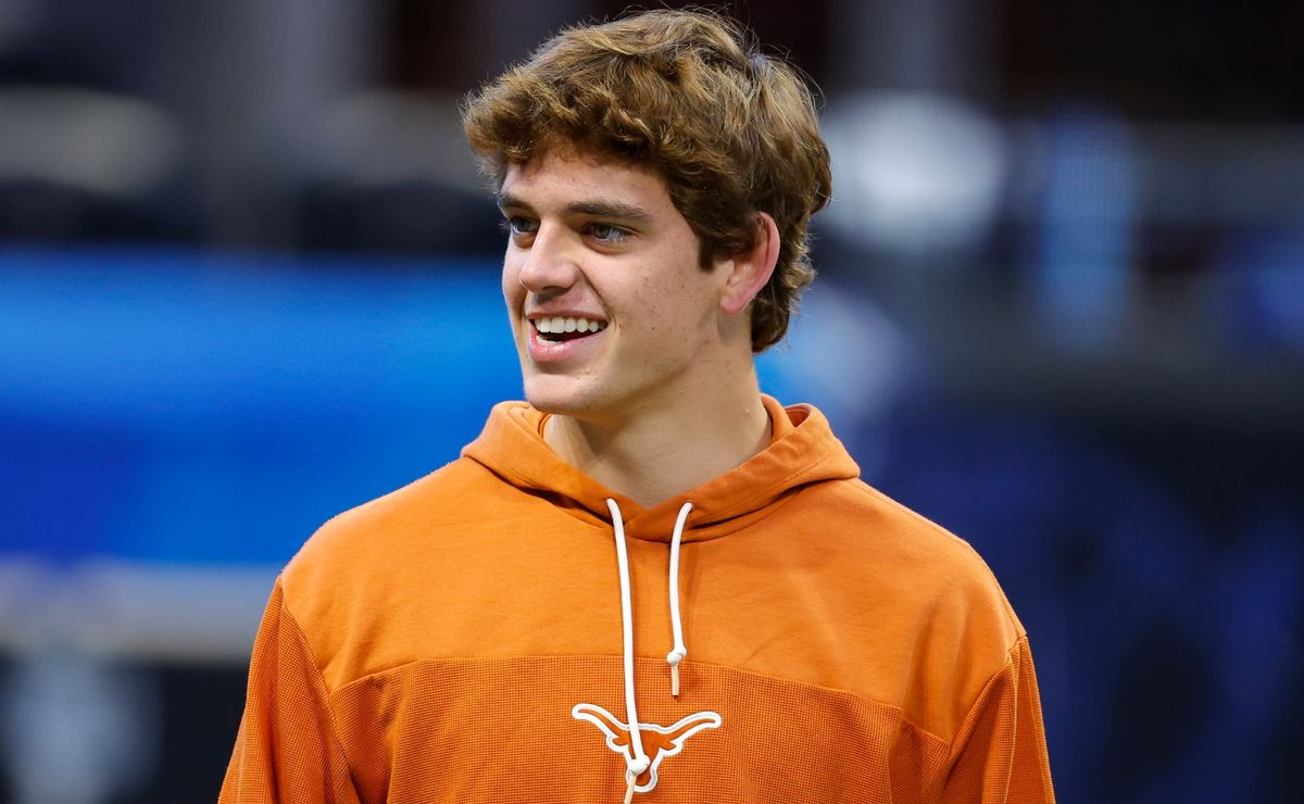 NCAAF News: National champion with Buckeyes commits to Arch Manning's ...