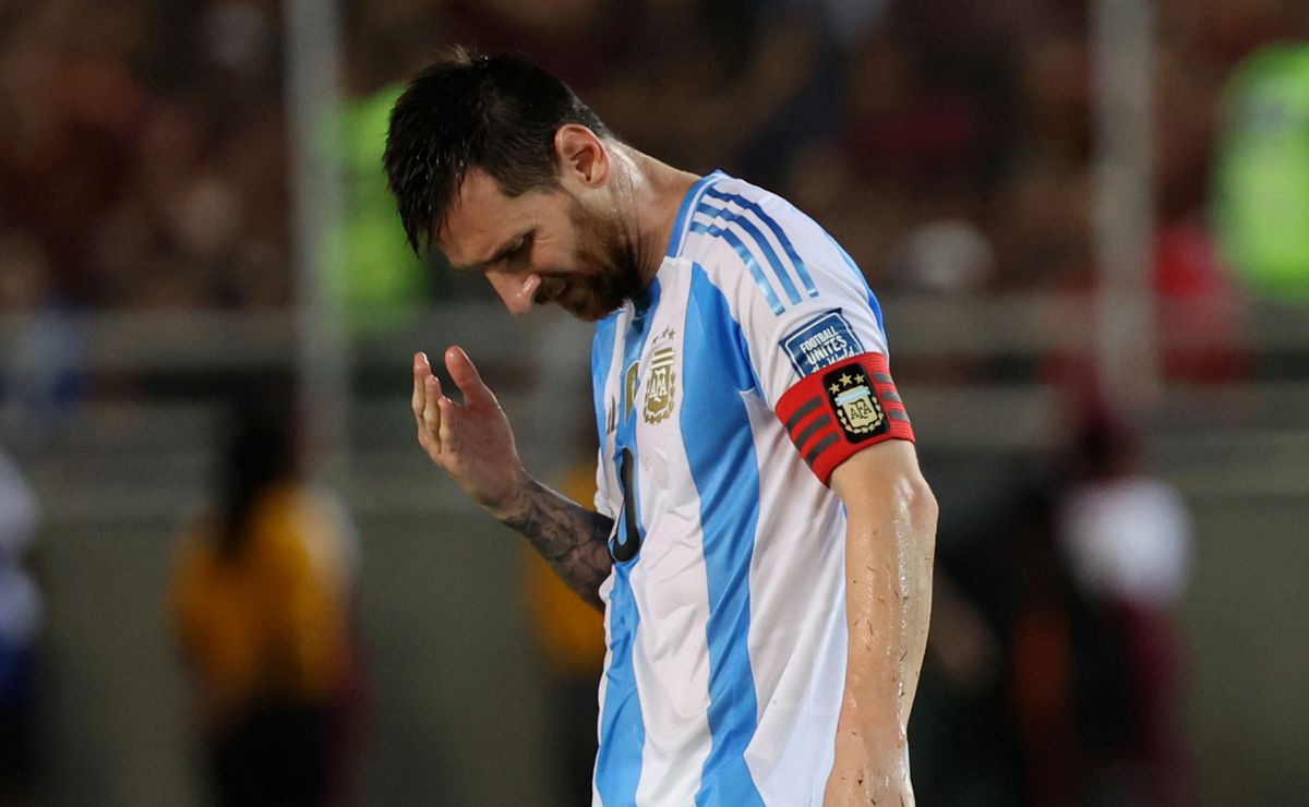 Lionel Messi loses key Argentina teammate to serious injury for World ...