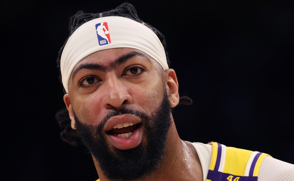 Why isn’t Anthony Davis making his debut with the Dallas Mavericks on ...