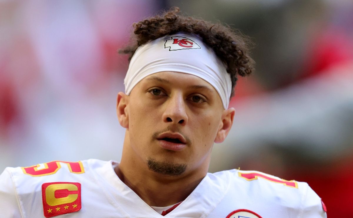 NFL legend subtly jabs at Patrick Mahomes, Chiefs over alleged referee ...