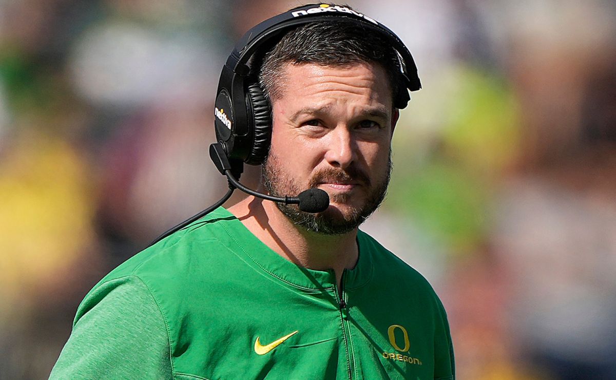 NCAAF News: Ducks HC Dan Lanning may lose key staff member who is ...