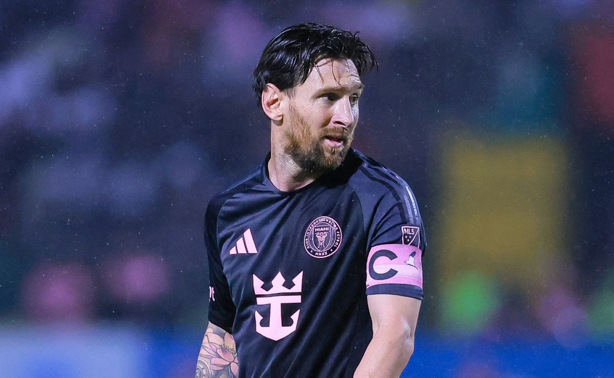 Lionel Messi and Inter Miami unveil new home jersey for 2025-26 season ...