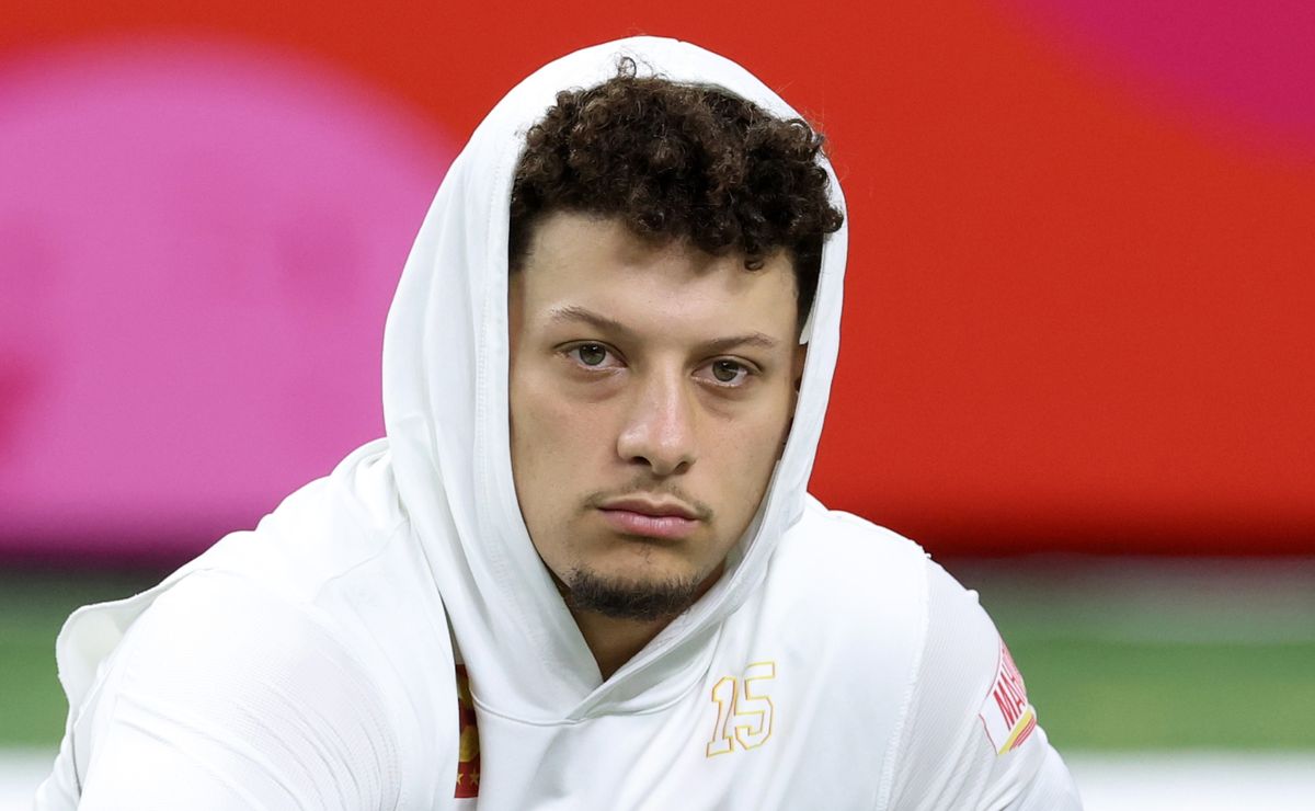 Patrick Mahomes' meaningful message to Jalen Hurts after Chiefs loss in ...