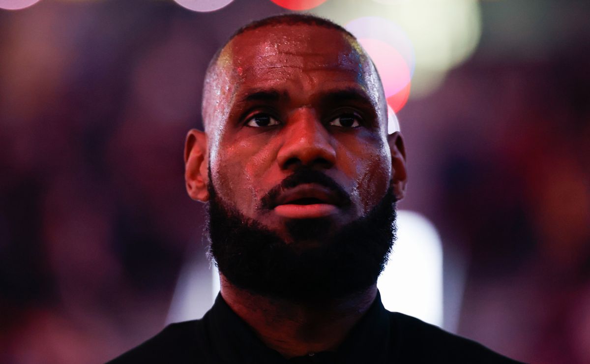 Lakers News: LeBron James drops strong three-word message about loaded ...