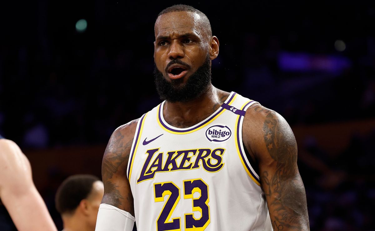 LeBron James reflects on the dark side of being face of the NBA, sends ...