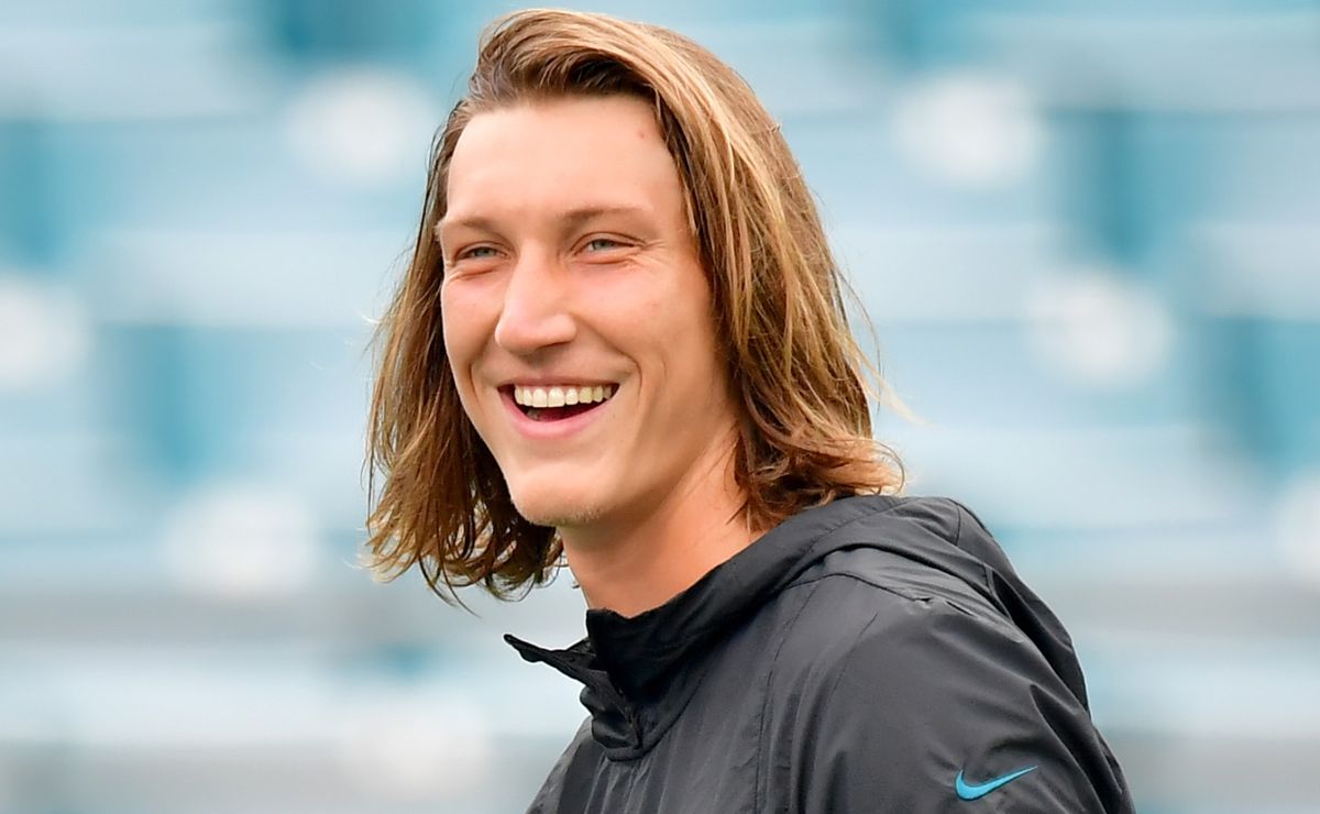A NCAAF star reveals interest in joining Trevor Lawrence and the ...