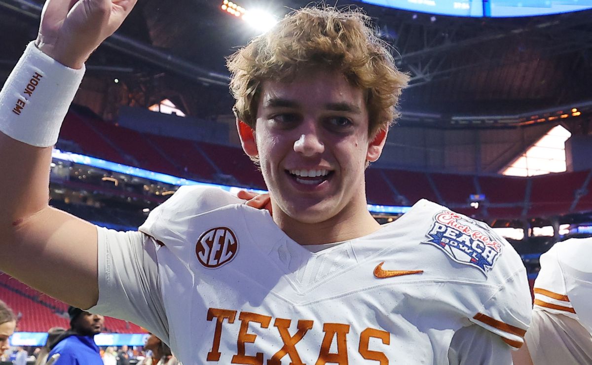 Longhorns QB Arch Manning receives major admission from HC Steve ...