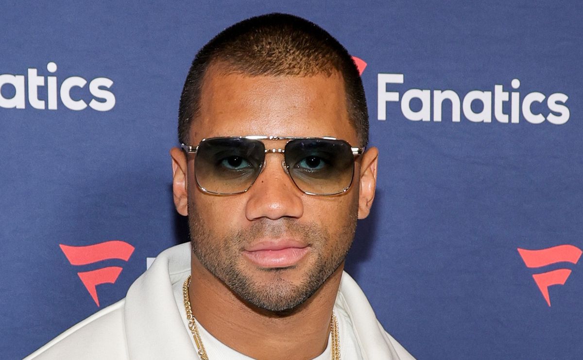 Russell Wilson could be replaced by young star quarterback with ...