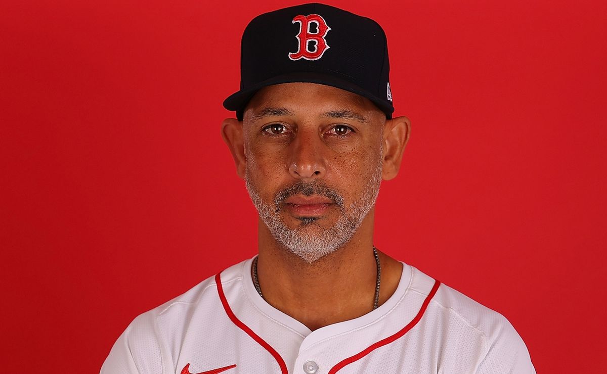 MLB News: Alex Cora's non-committal answer fuels Red Sox's Alex Bregman ...