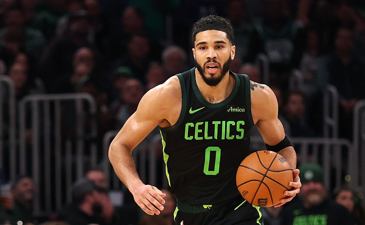 Celtics' Jayson Tatum makes an insane statement about LeBron James ...