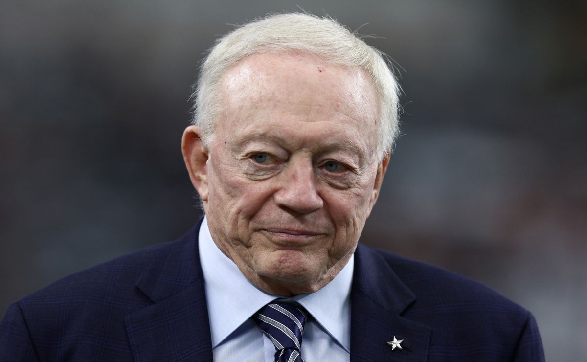 NFL News: Cowboys' Jerry Jones reportedly refuses to give Dak Prescott ...