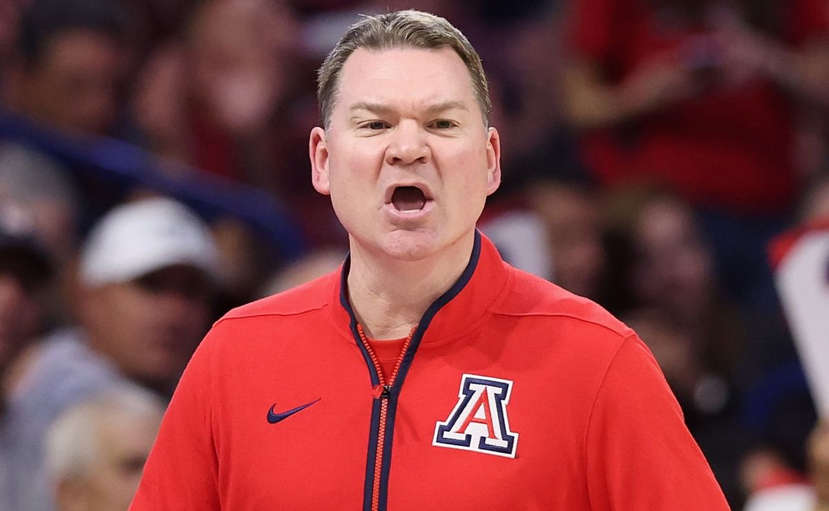 NCAAB News: Wildcats HC Tommy Lloyd sends strong message ahead of Big ...