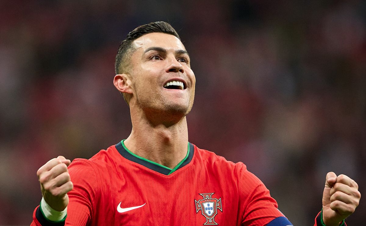 Video: Portugal GK Diogo Costa saves Christian Eriksen's penalty after ...