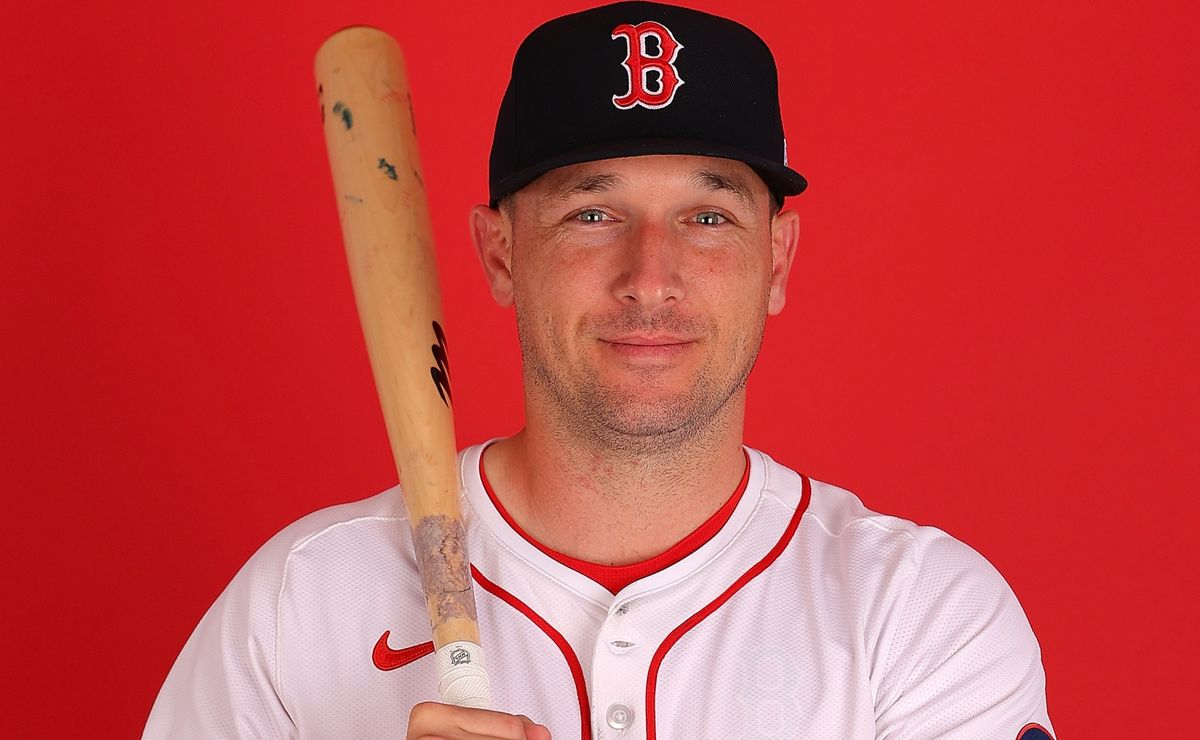 Alex Bregman's Red Sox move sparks bold prediction from 3-time MLB all ...