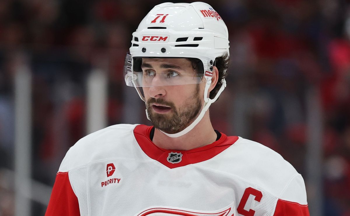 NHL News: Dylan Larkin's bold praise for Red Wings' rising star amid ...