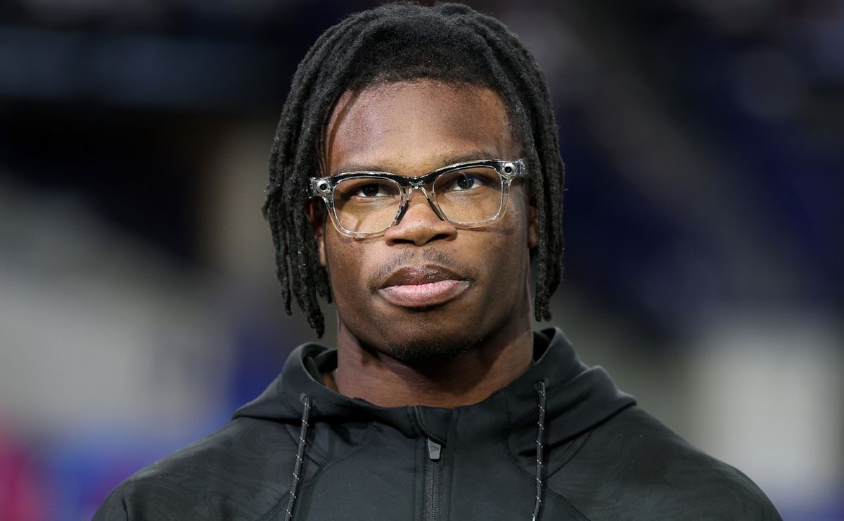 Buffaloes HC Deion Sanders sends strong message to the NFL about Travis Hunter's style of play ...