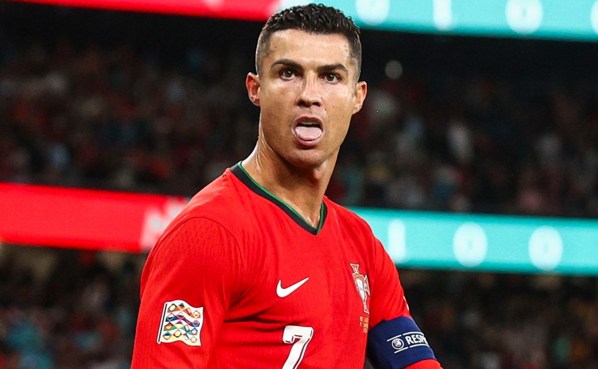 Cristiano Ronaldo receives Guinness World Record for great feat before ...