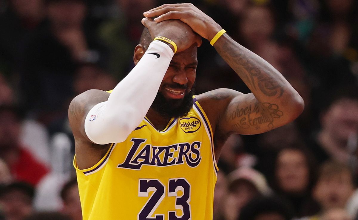 Lakers star LeBron James makes harsh self-criticism after Lakers’ tough ...