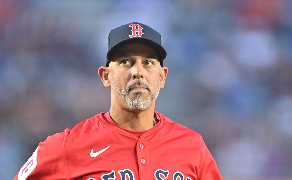 Alex Cora reveals the truth about whether Rafael Devers will play third base for the Red Sox in ...