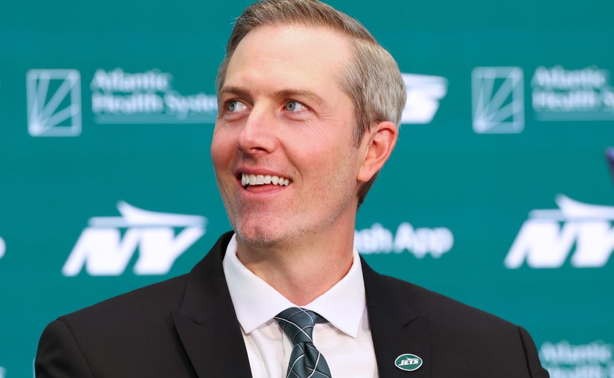NFL News: Darren Mougey sends strong message about Justin Fields' role ...