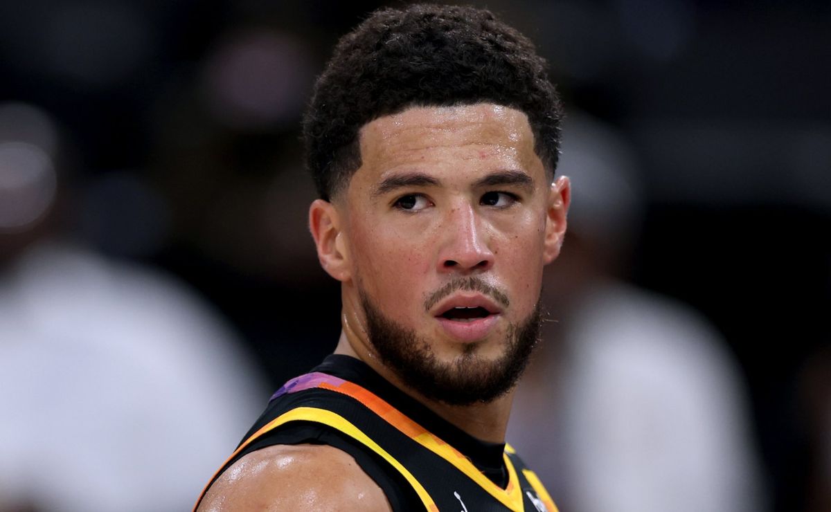 Devin Booker shares emotional message about not wanting to leave the ...