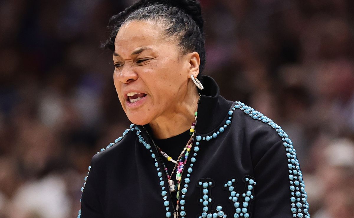 Dawn Staley, South Carolina destroyed by UConn in NCAA Tournament Final ...