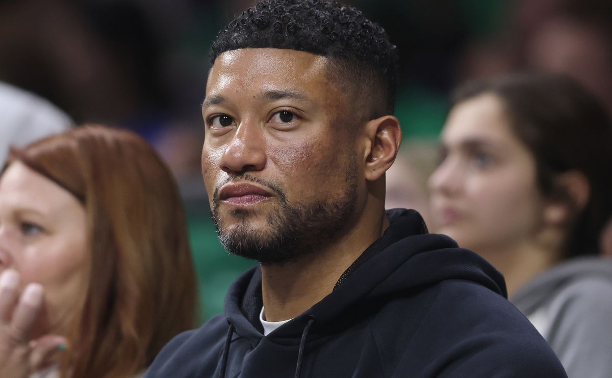 Notre Dame HC Marcus Freeman makes something clear about starting QB ahead of 2025 NCAAF season ...