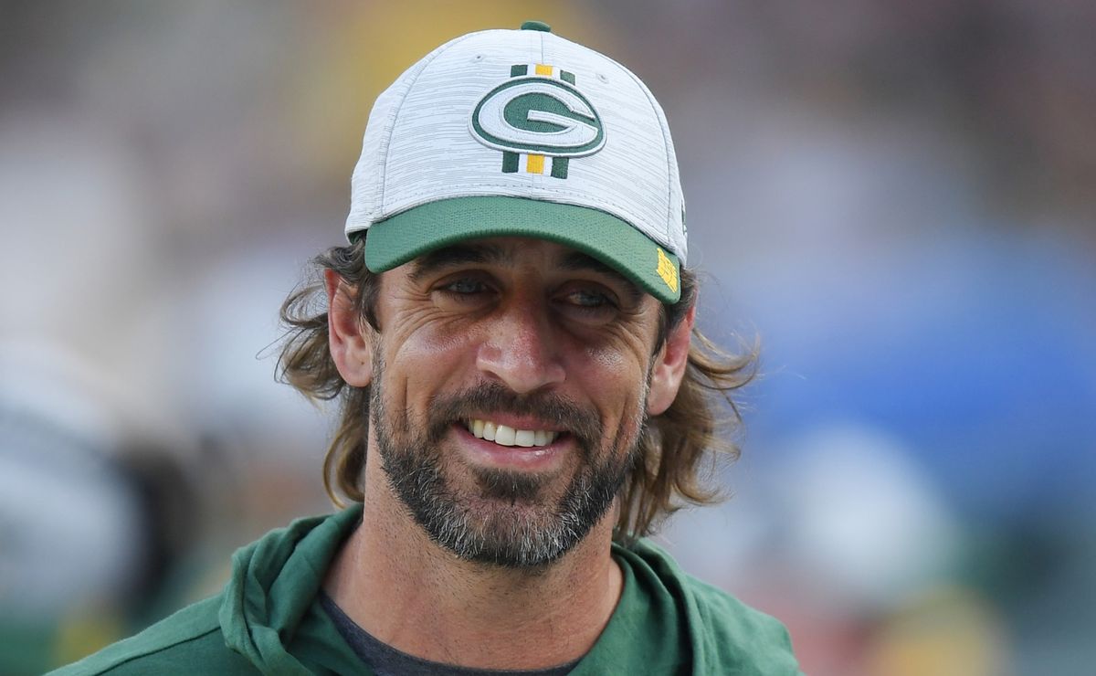 Aaron Rodgers takes final stance after Shedeur Sanders visited Steelers ...