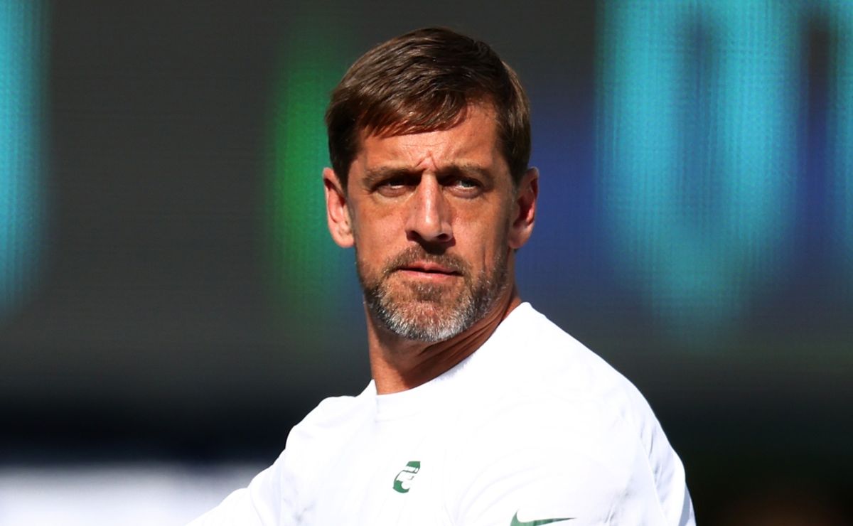 NFL Rumors: Aaron Rodgers could be targeted by NFC team amid delay in ...